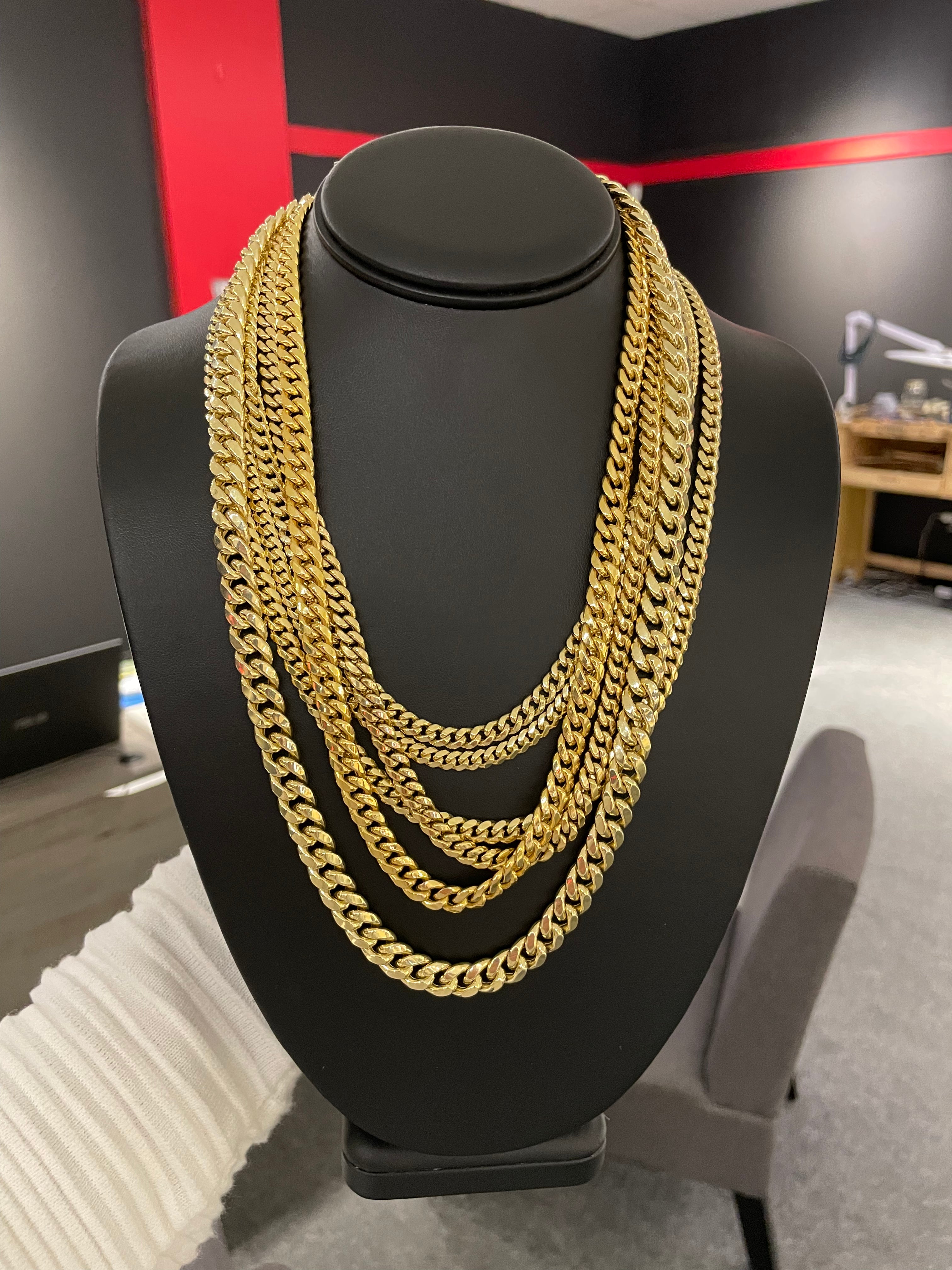 Gold Chains – Devan's Diamond Co.